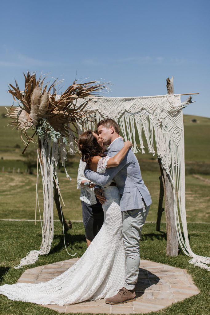 DRIFTWOOD RUSTIC ARBOUR - The Wedding Creators