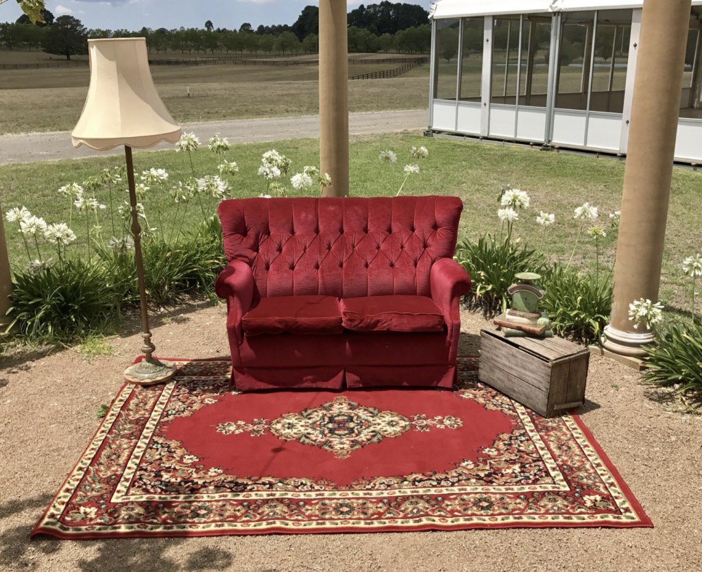 RED VINTAGE RETRO COUCH - The Wedding Creators