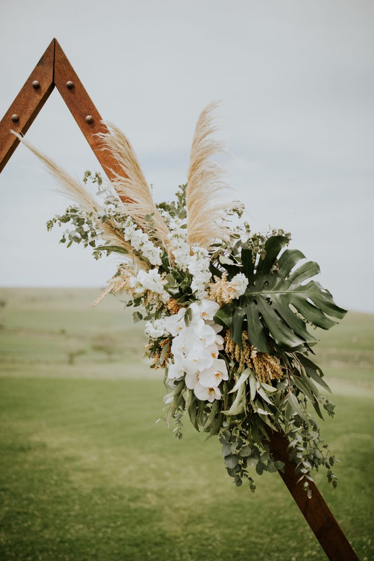 WOODEN TRIANGLE ARBOUR - The Wedding Creators