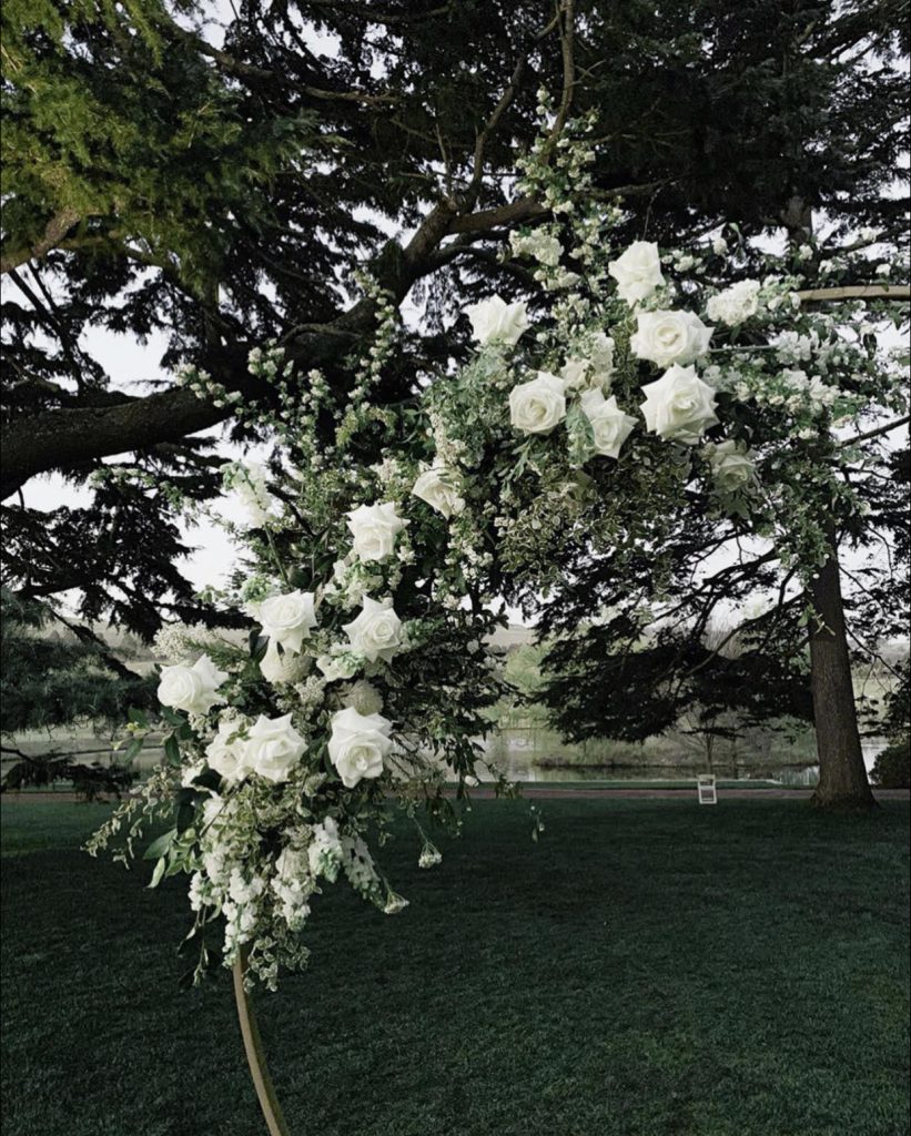 CIRCLE OF LOVE ROUND ARBOUR - GOLD - The Wedding Creators