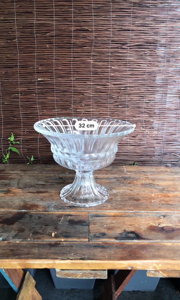 GLASS TABLE FOOTED VASE - The Wedding Creators