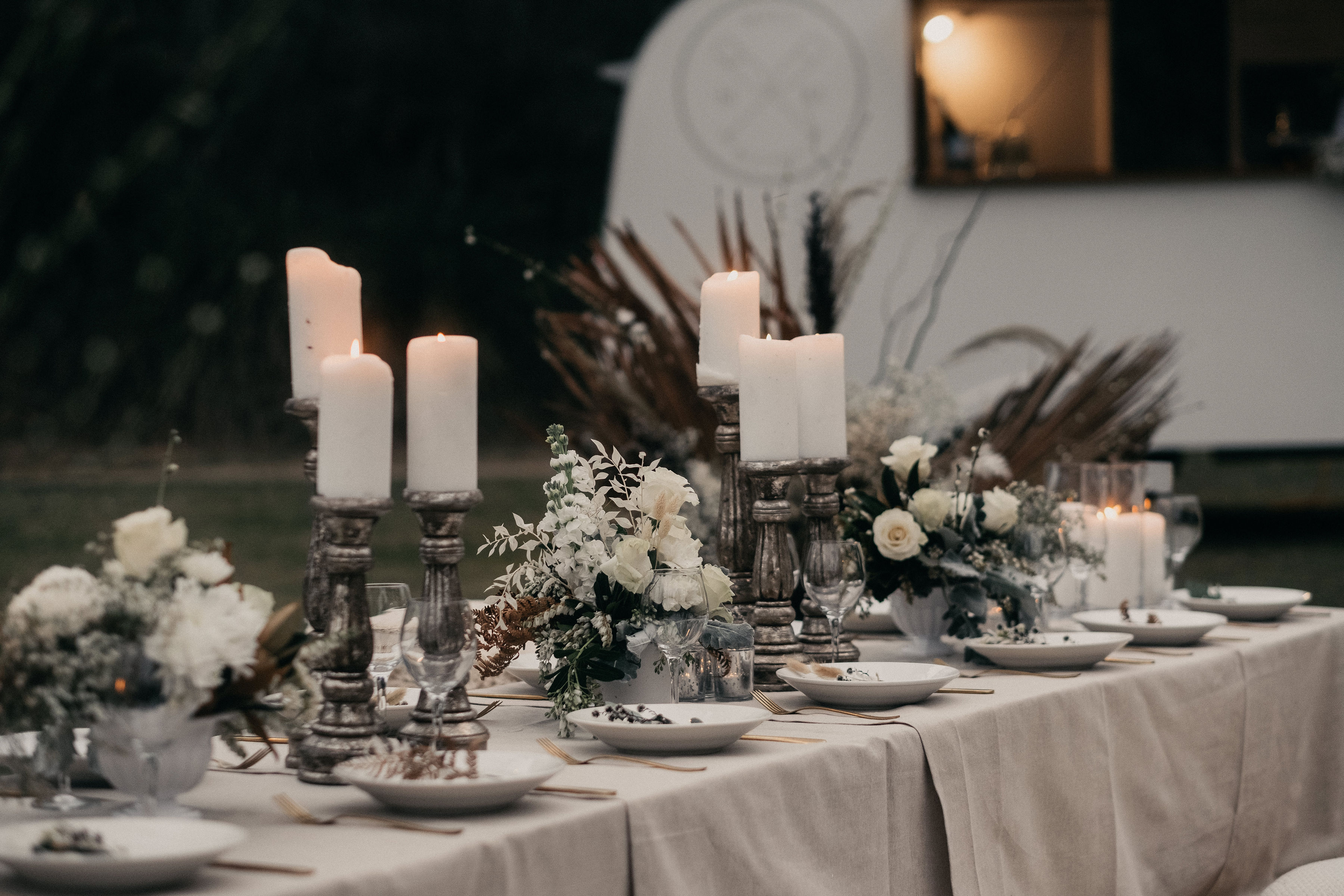 NATURAL BEIGE LINEN TABLECLOTH – The Wedding + Event Creators