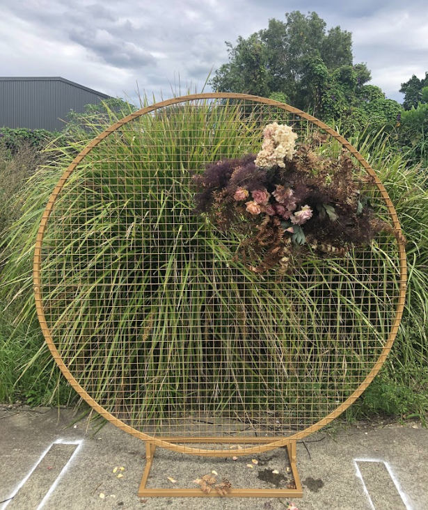 GOLD MESH ARBOUR ARCH – The Wedding + Event Creators