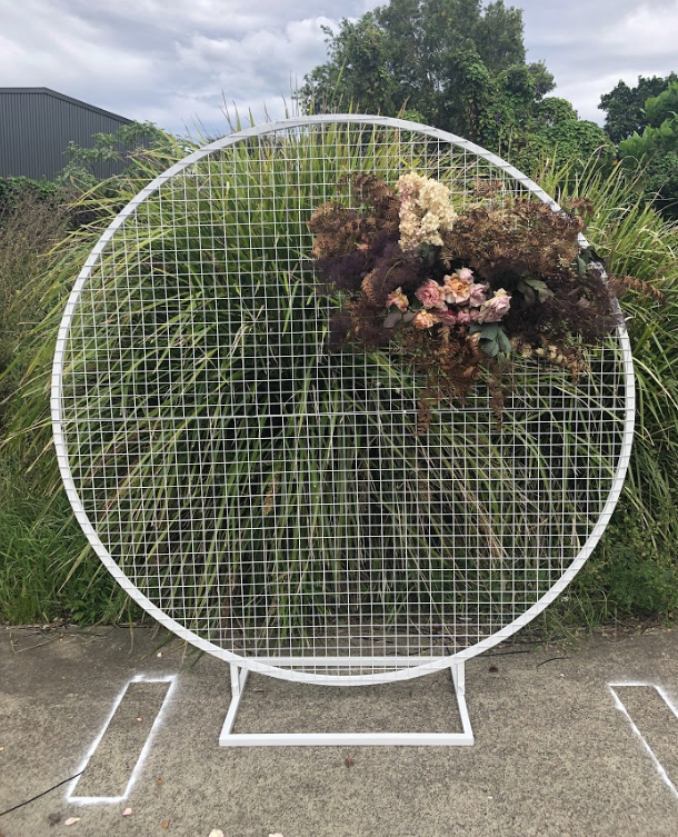 WHITE MESH CIRCLE BACKDROP – The Wedding + Event Creators