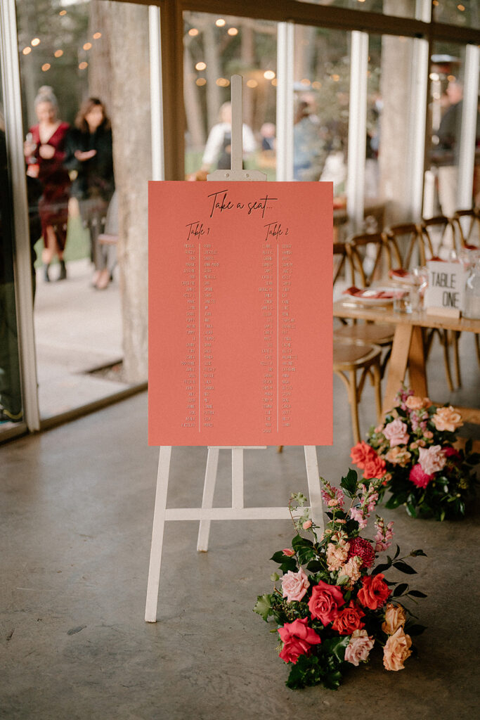 WHITE WOODEN EASEL - The Wedding Creators