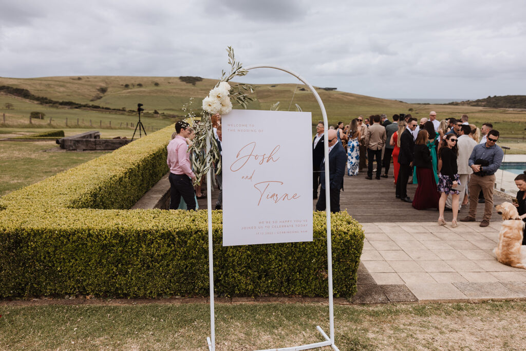 White Seating Chart Arch Stand - The Wedding Creators