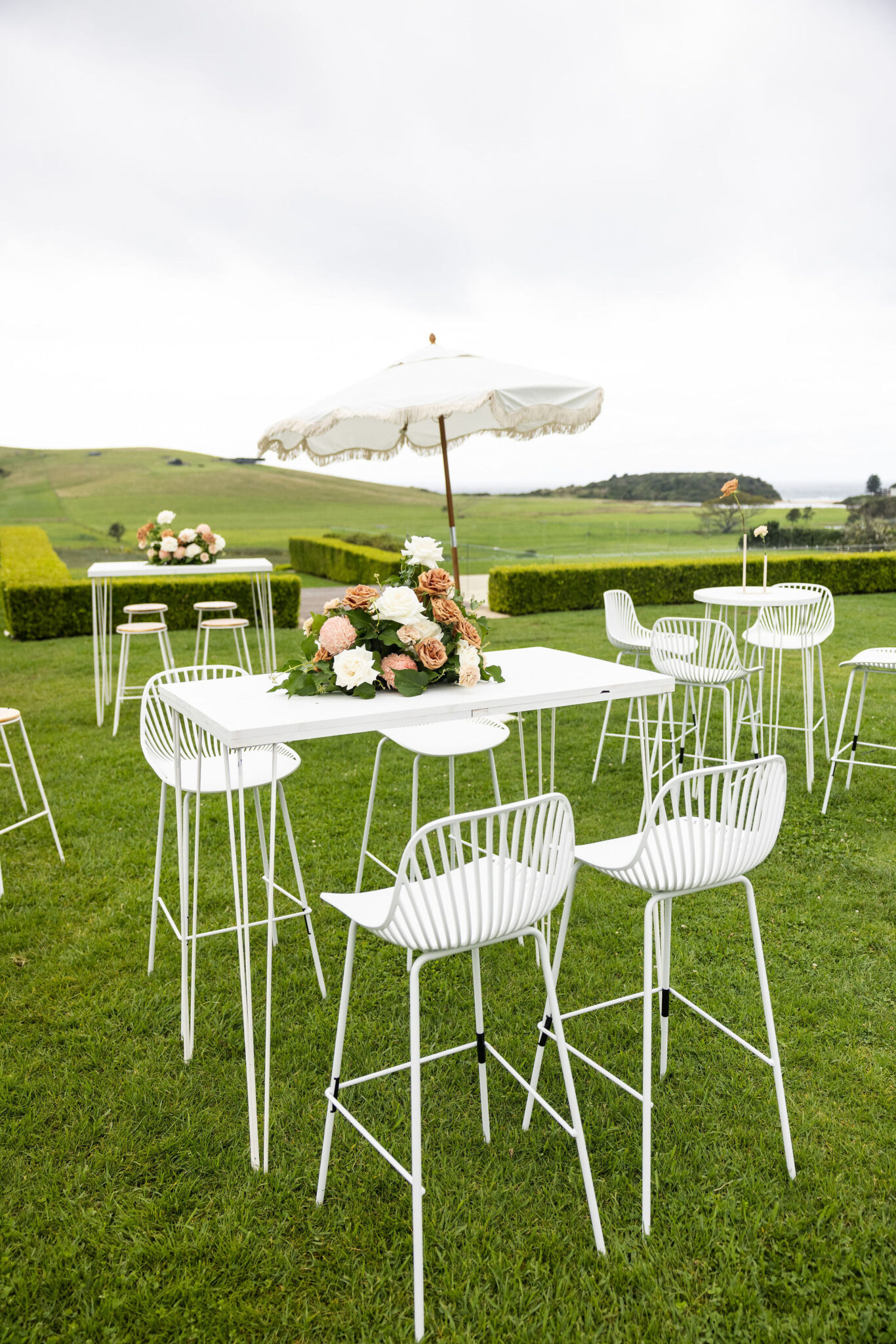 WHITE BAR STOOL - The Wedding Creators