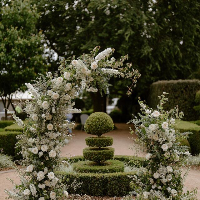 Arch/Arbours – The Wedding + Event Creators