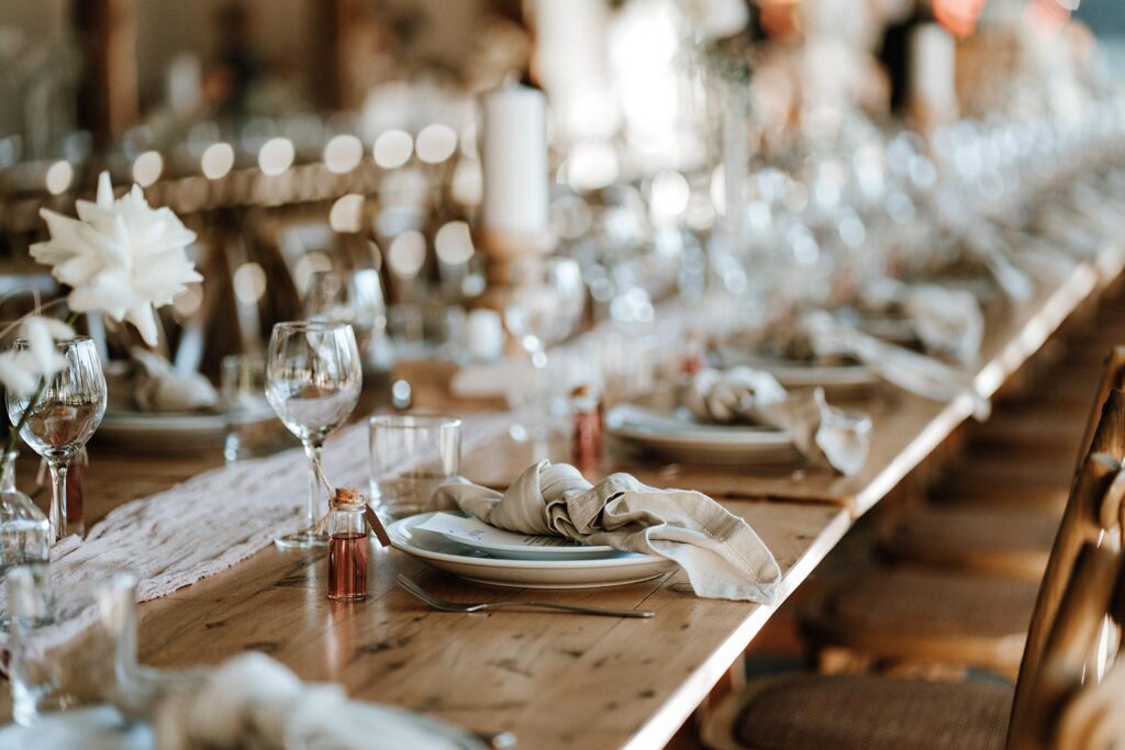 Table Runners – Natural – The Wedding + Event Creators