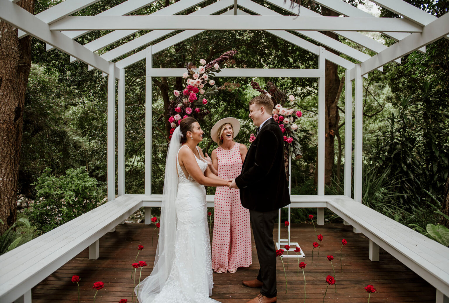 Luna Column Arch - The Wedding Creators