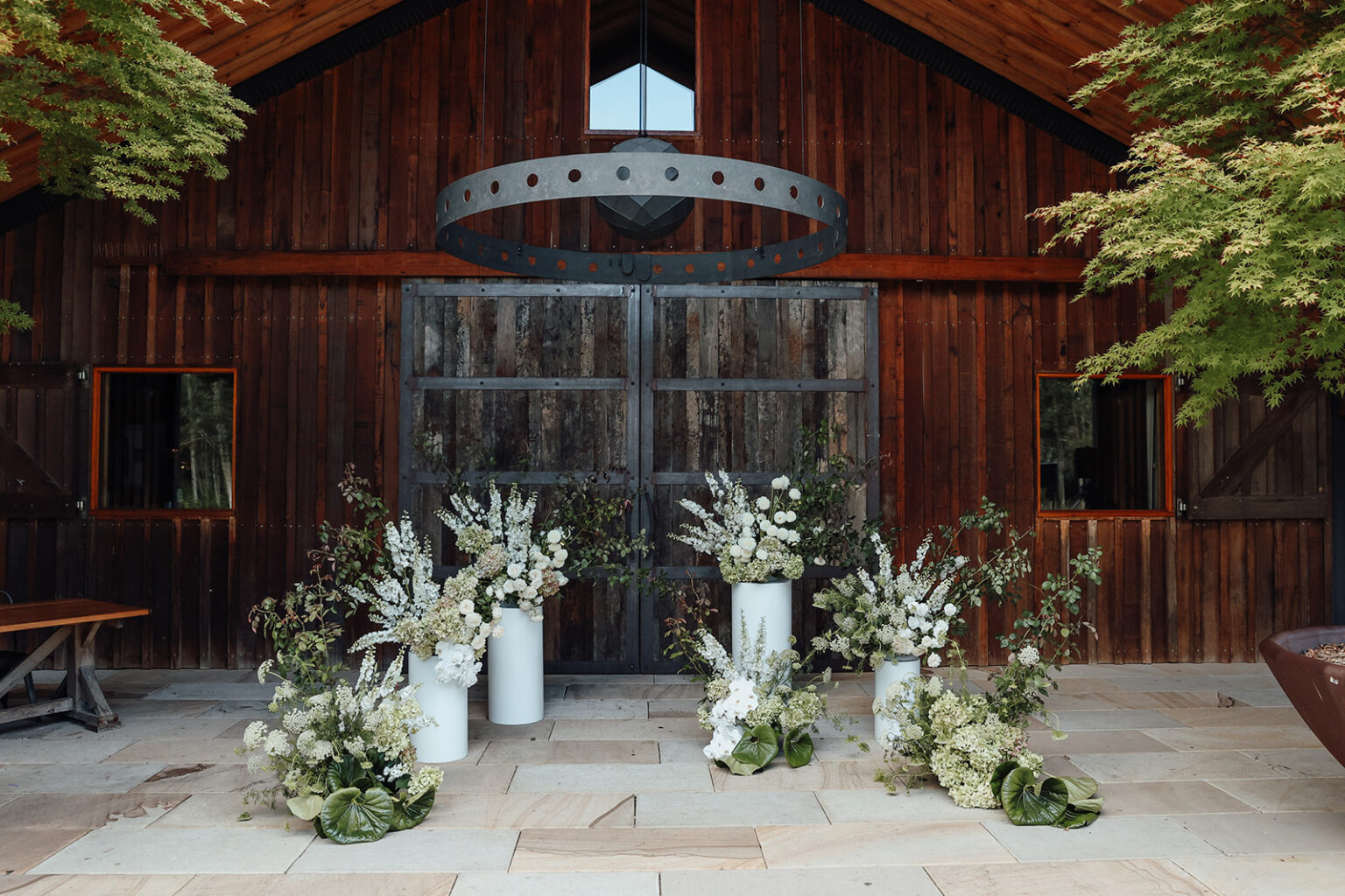 Round White Cake Plinth - The Wedding Creators